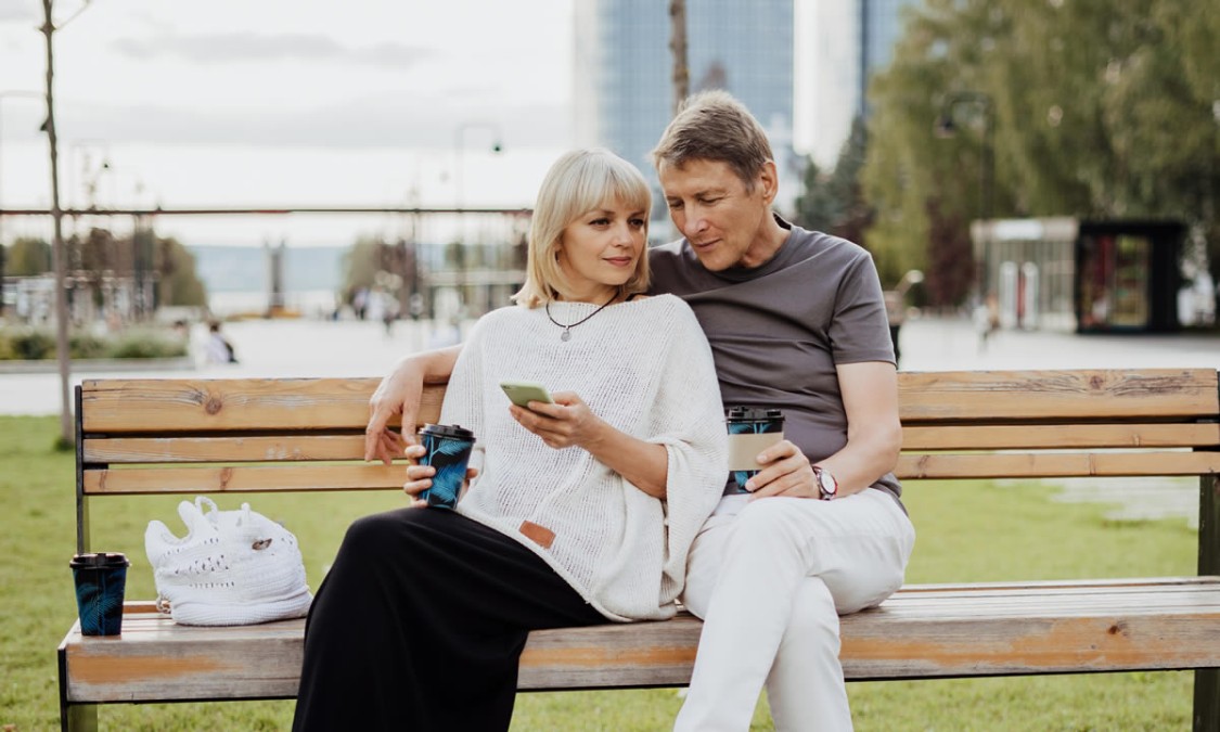 10 Best Mature Dating Apps - (2022 Updated List) - Victoria Milan